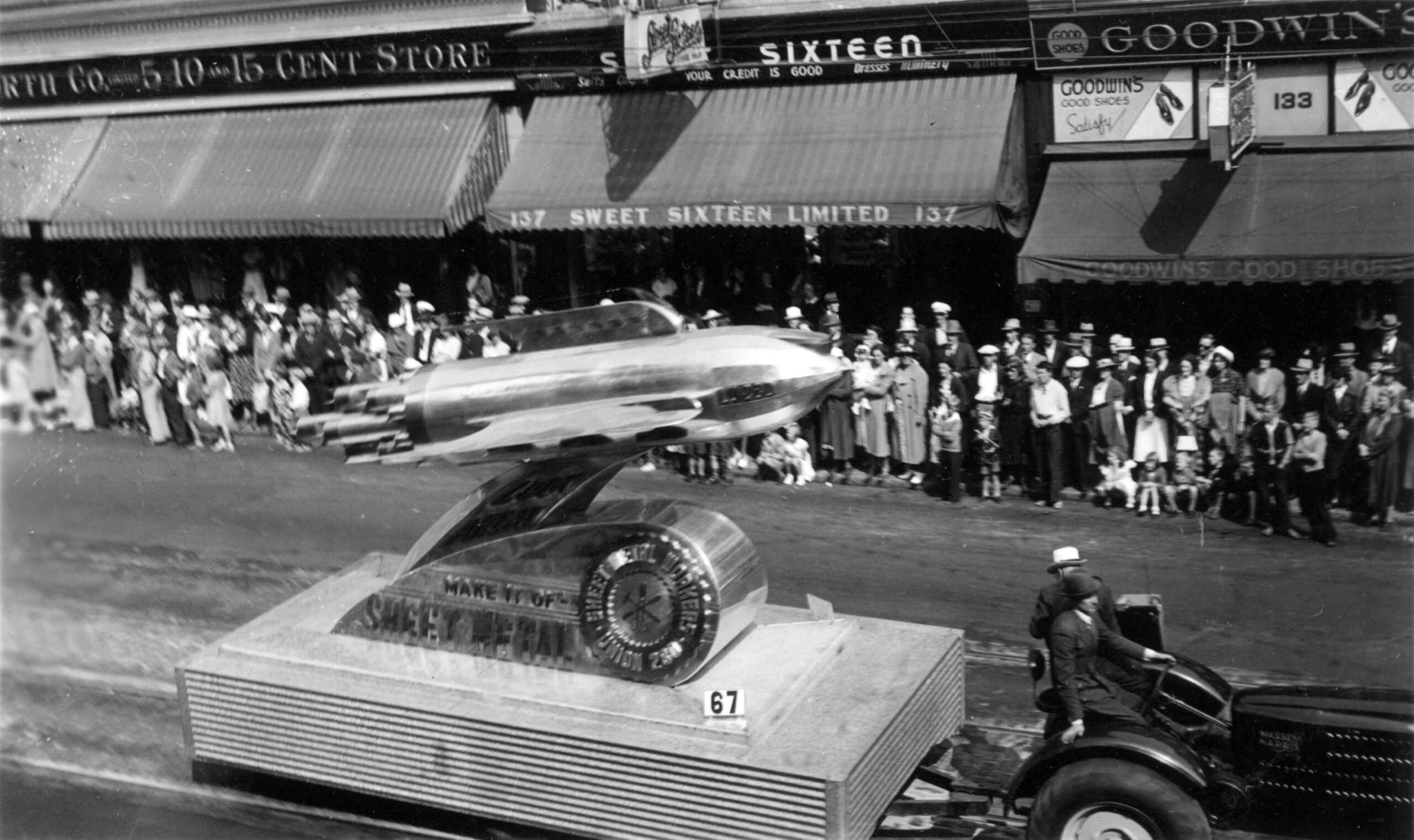 Union-built Rocket Ship Wins Grand Prize | Article